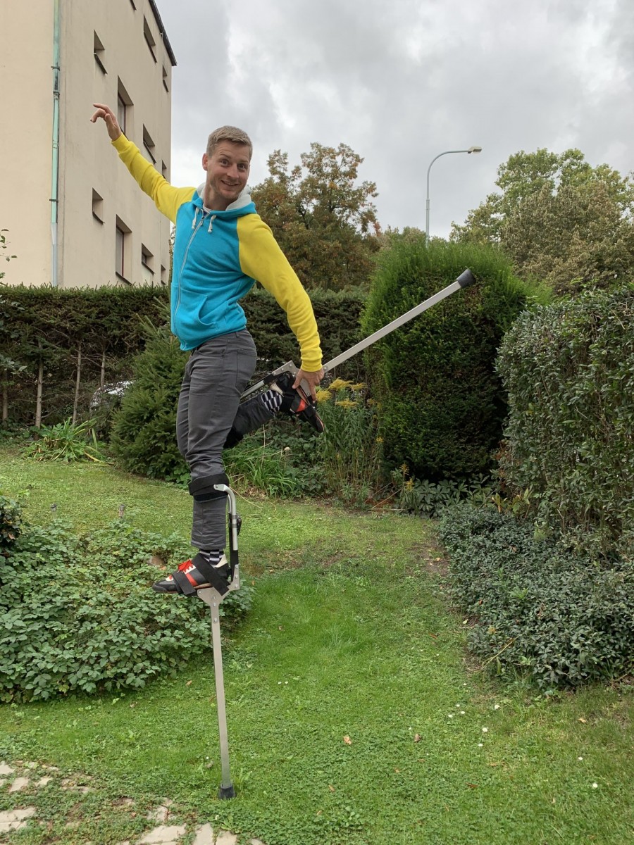 A-Jump Fix Stilts – Pro Stilts for Theatre & Performance